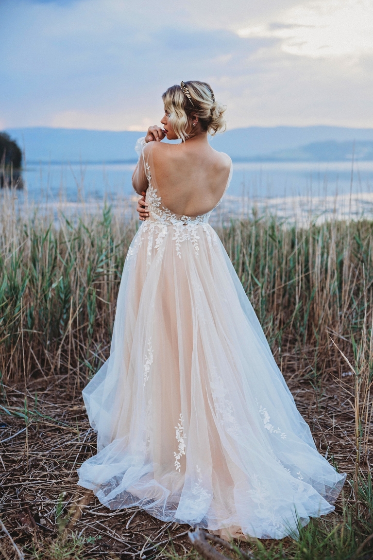 125028 Willowby by Watters Seaside Bridal Inspiration Photographed by ...