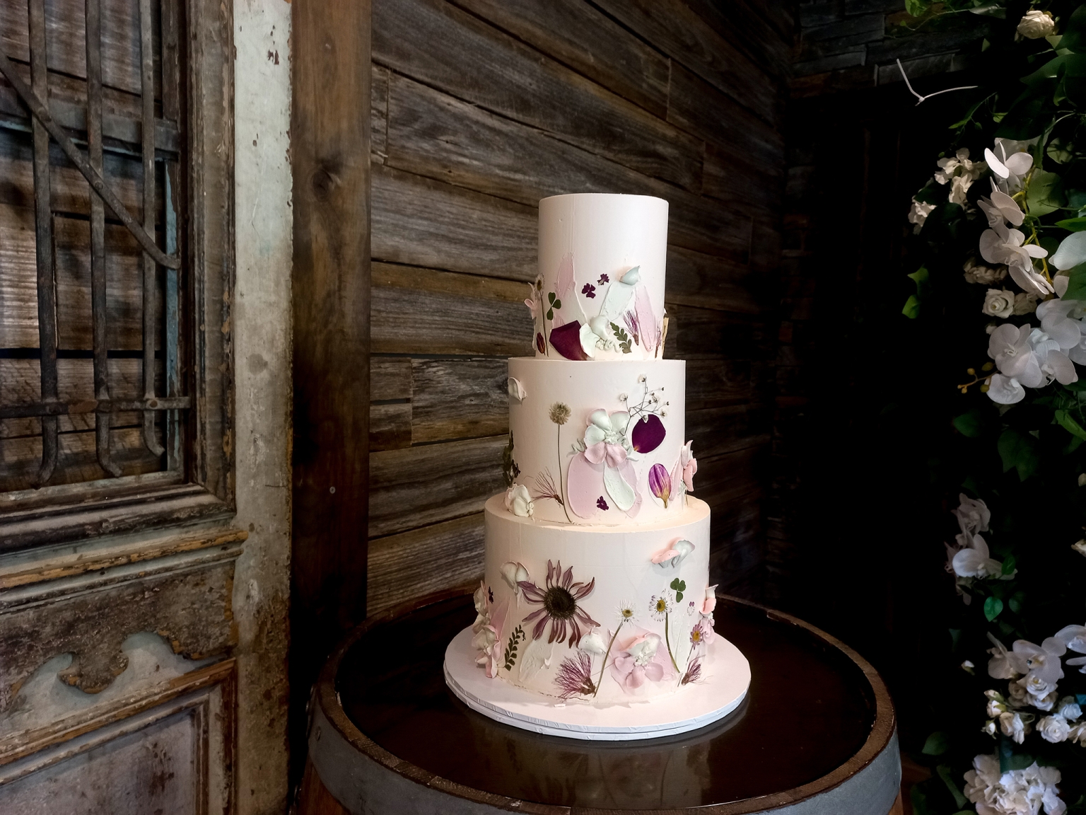 Vendor of the Week - Ladybird Cakes - Polka Dot Wedding
